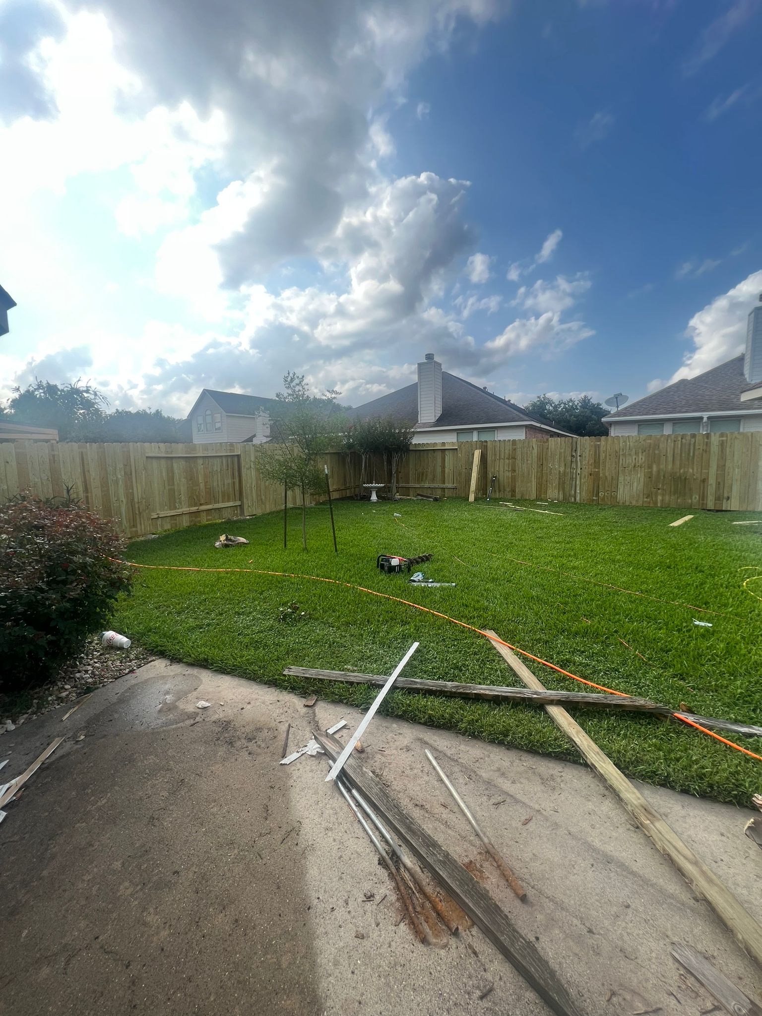 Installing a 6’ Flip Flap Neighbor Friendly Privacy Fence in Houston ...