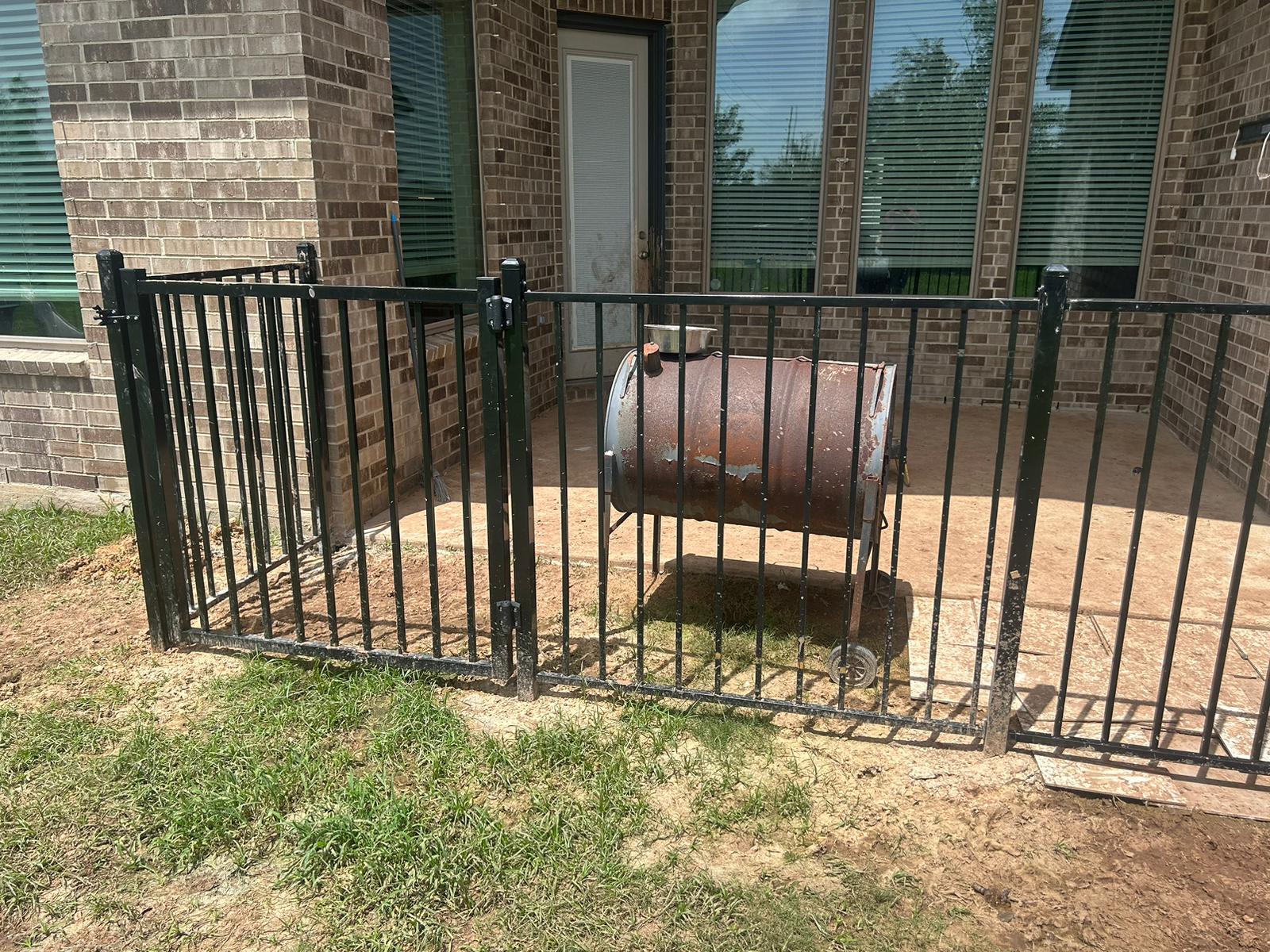 A Seamless Iron and Wood Gate Installation for Lakisha in Rosharon ...