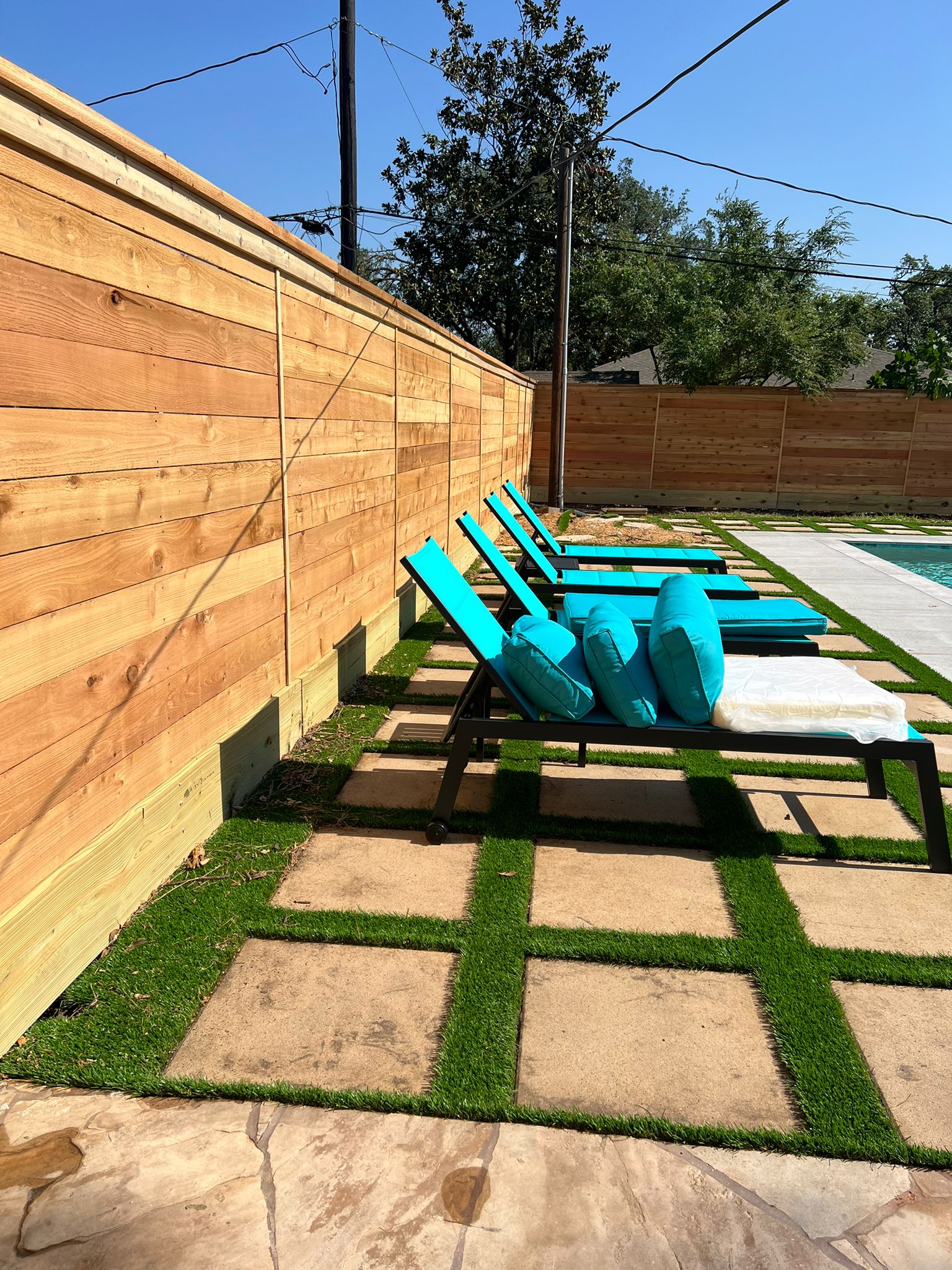 Transforming Pat Mulligan's Property with an 8’ Horizontal Cedar ...